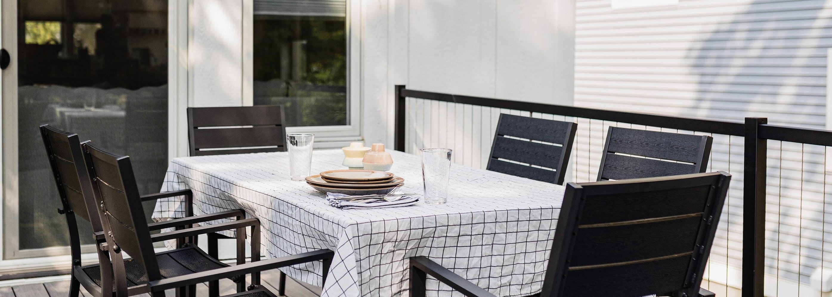 Vertical vs Horizontal Cable Railing: A Complete Guide | Cable Bullet